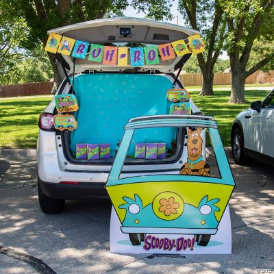 Scooby-Doo!™ & the Mystery Machine Trunk-or-Treat Decorating Kit - 23 Pc.