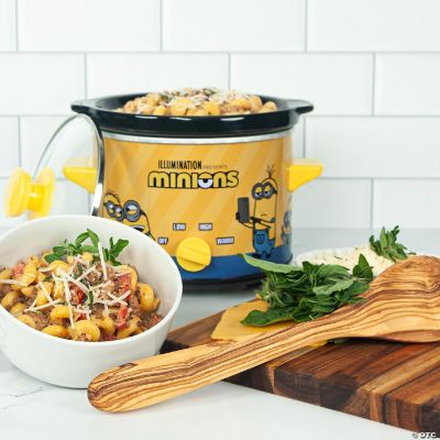 Uncanny Brands Despicable Me Minions 2qt Slow Cooker - Small Kitchen ...