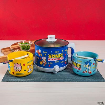 Uncanny Brands Sonic the Hedgehog Hot Pot with Ramen Bowls - Sega ...