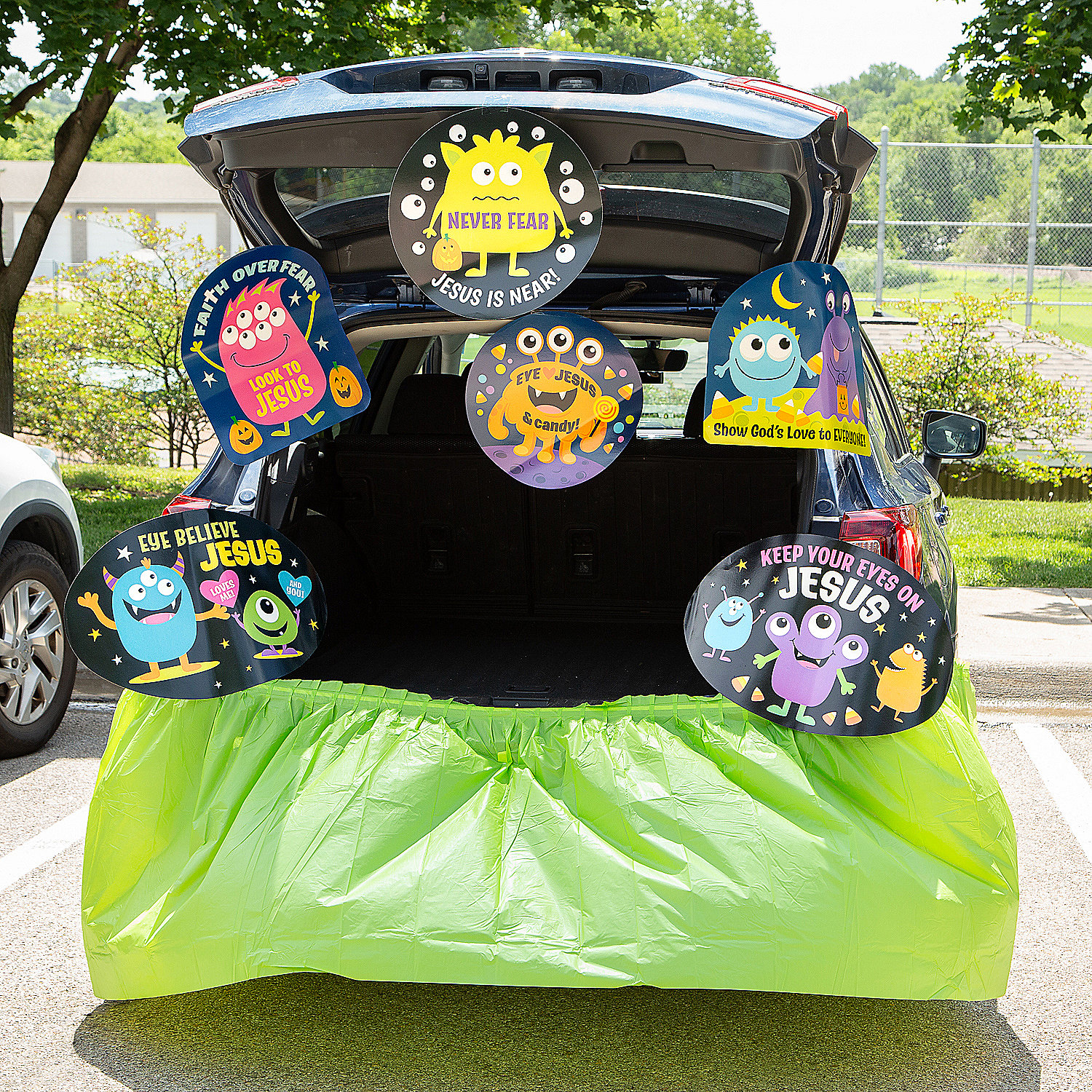 Deluxe Religious Monster Trunk-or-Treat Decorating Kit - 7 Pc ...